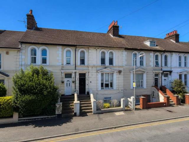 4 Bedroom Terraced House
