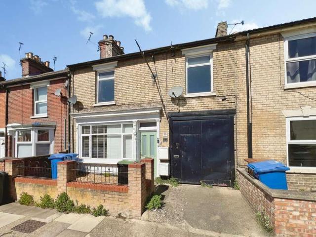 4 Bedroom Terraced House
