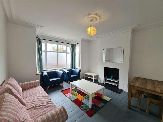 4 Bedroom Terraced House