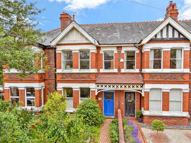 4 Bedroom Terraced House