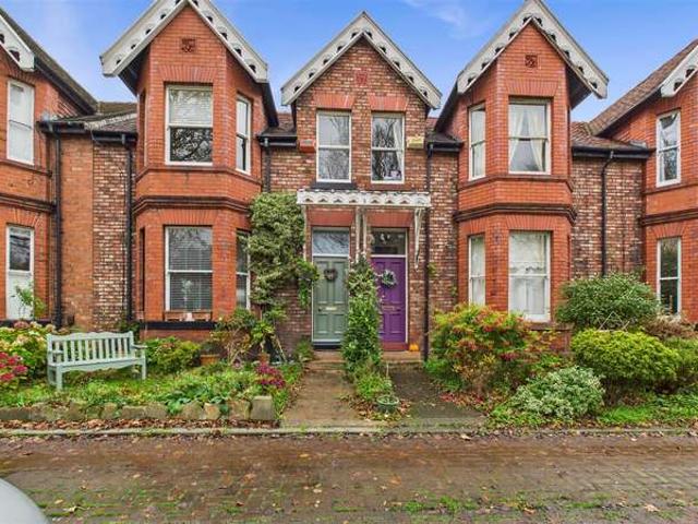 4 Bedroom Terraced House