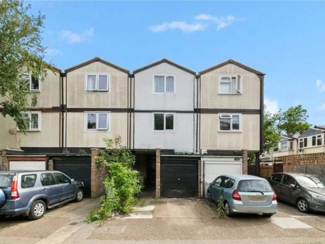 4 Bedroom Terraced House