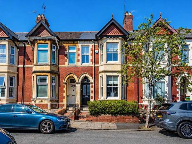 4 Bedroom Terraced House