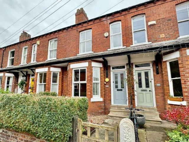 4 Bedroom Terraced House