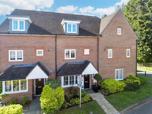 4 Bedroom Terraced House