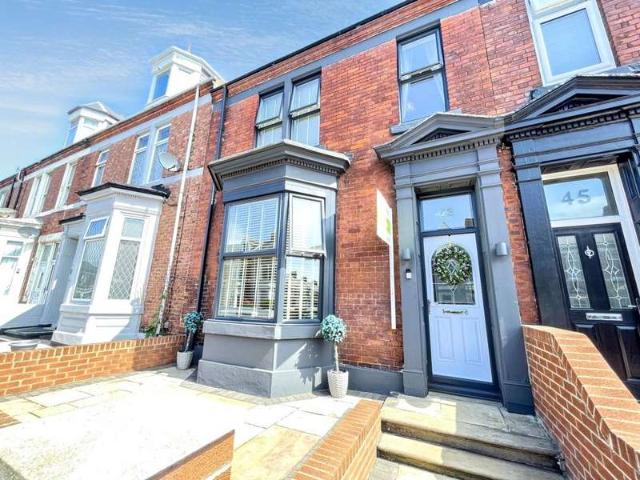 4 Bedroom Terraced House