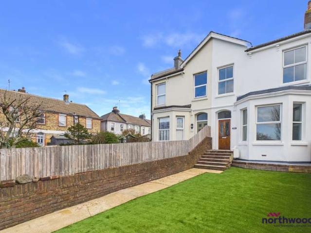 4 Bedroom Terraced House
