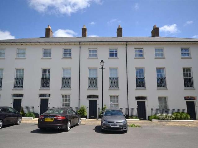 4 Bedroom Terraced House
