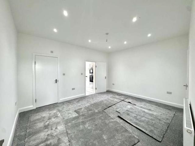 4 Bedroom Terraced House