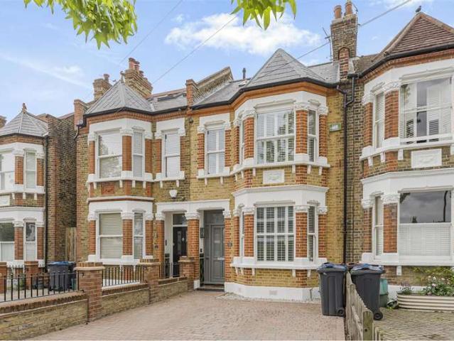 4 Bedroom Terraced House