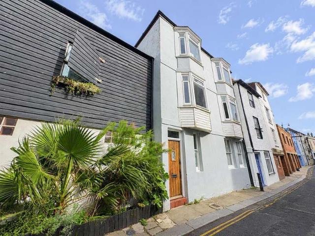 4 Bedroom Terraced House