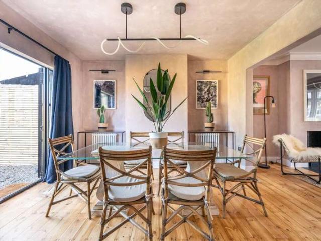 4 Bedroom Terraced House