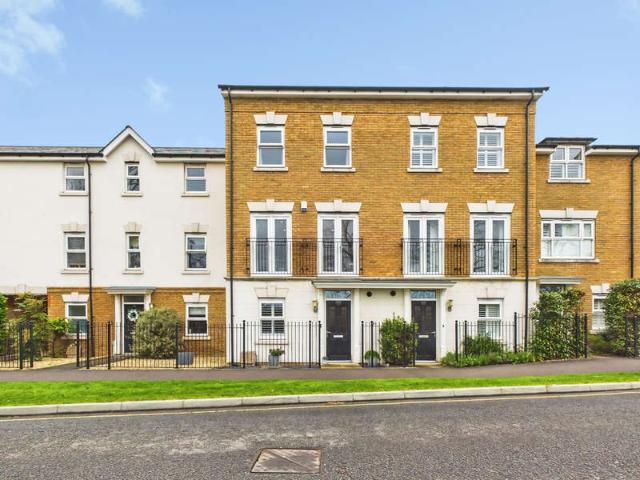4 Bedroom Terraced House