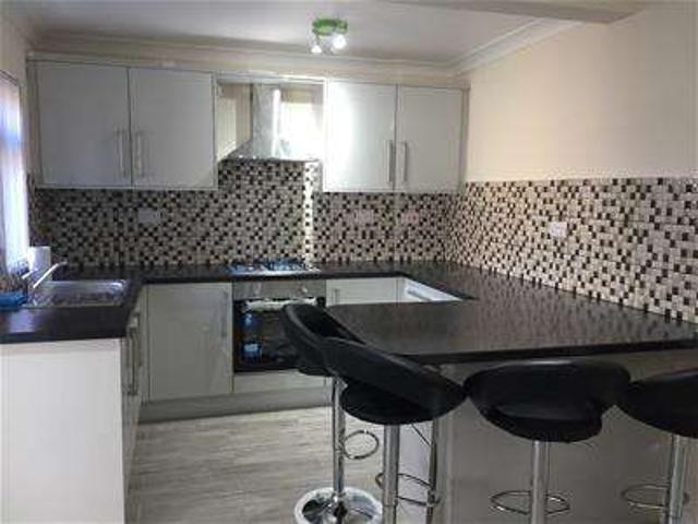 4 Bedroom Terraced House