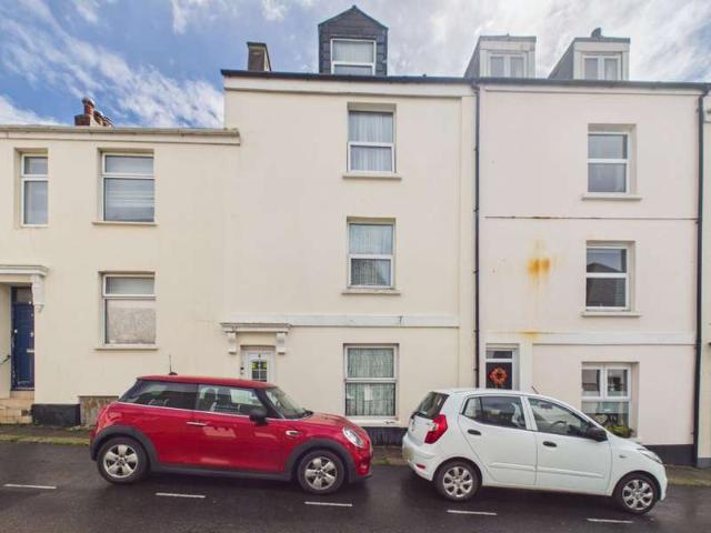 4 Bedroom Terraced House
