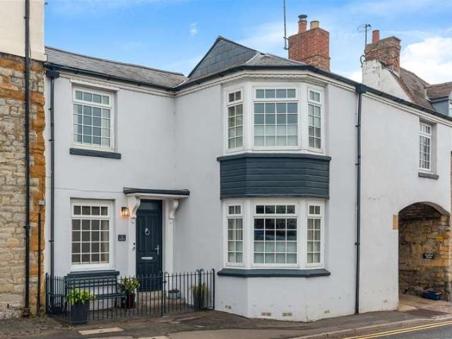 4 Bedroom Terraced House