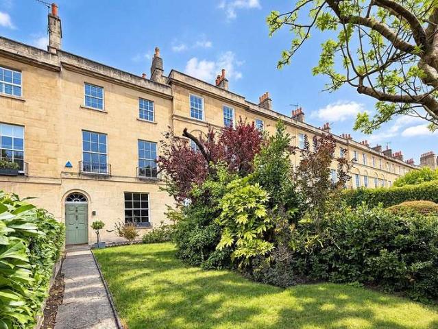 4 Bedroom Terraced House