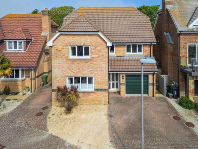 4 Bedroom Terraced House