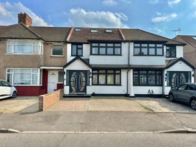 4 Bedroom Terraced House