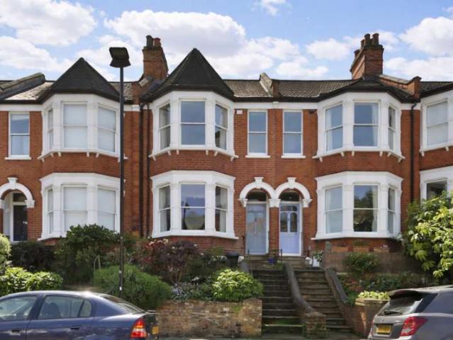 4 Bedroom Terraced House