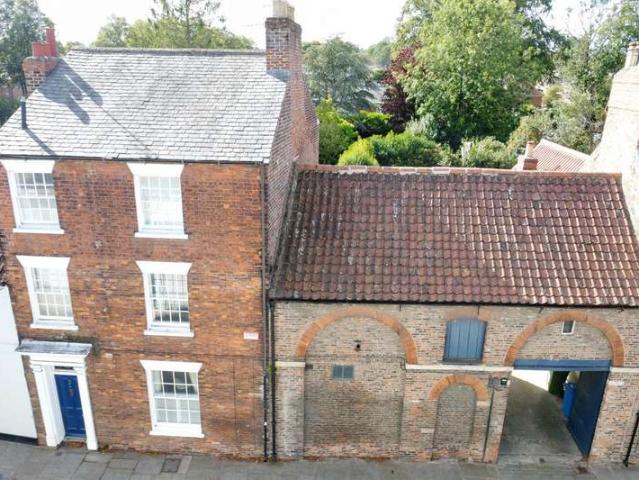 4 Bedroom Terraced House