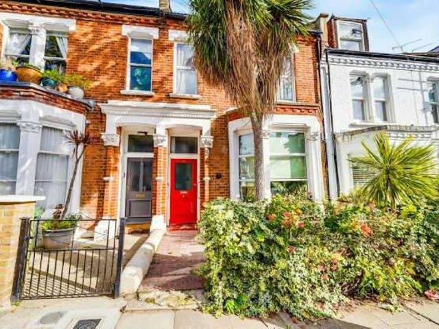 4 Bedroom Terraced House