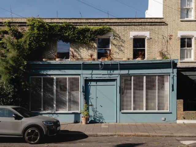 4 Bedroom Terraced House