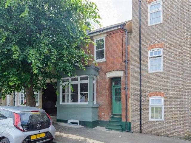 4 Bedroom Terraced House