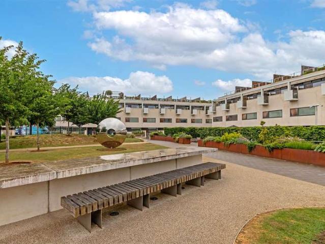 4 Bedroom Terraced House