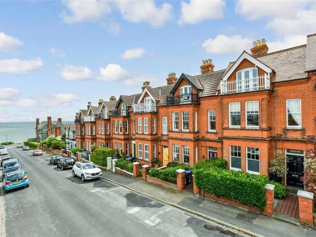 4 Bedroom Terraced House