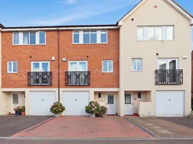 4 Bedroom Terraced House