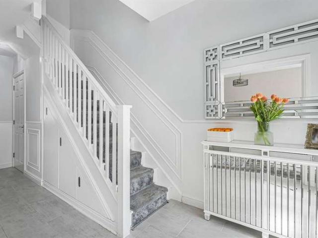 4 Bedroom Terraced House