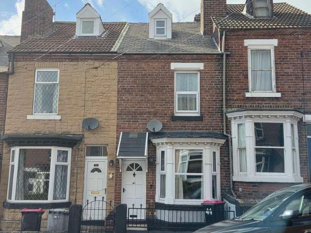 4 Bedroom Terraced House