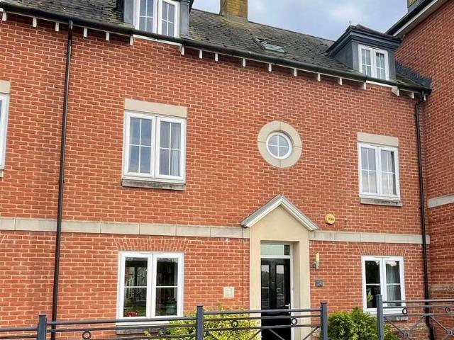 4 Bedroom Town House