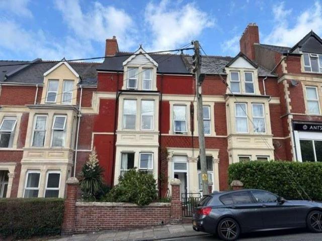 4 Bedroom Terraced House