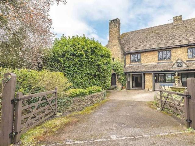 4 Bedroom Terraced House