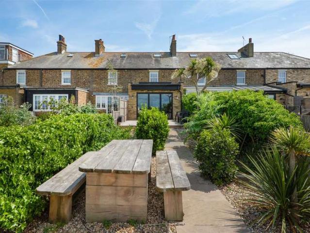 4 Bedroom Terraced House