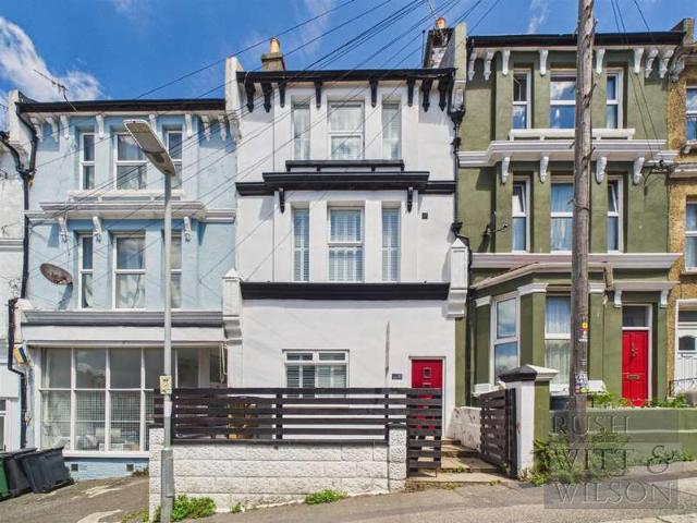 4 Bedroom Terraced House