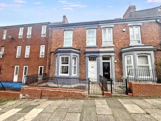 4 Bedroom Terraced House