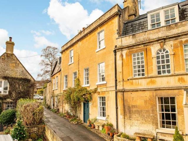 4 Bedroom Terraced House
