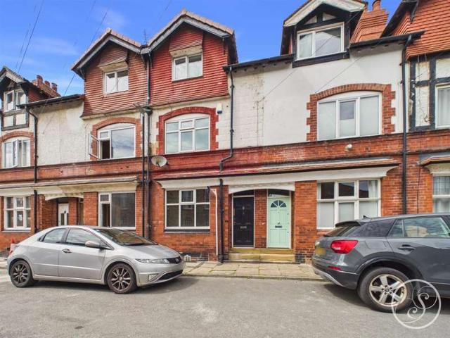 4 Bedroom Terraced House