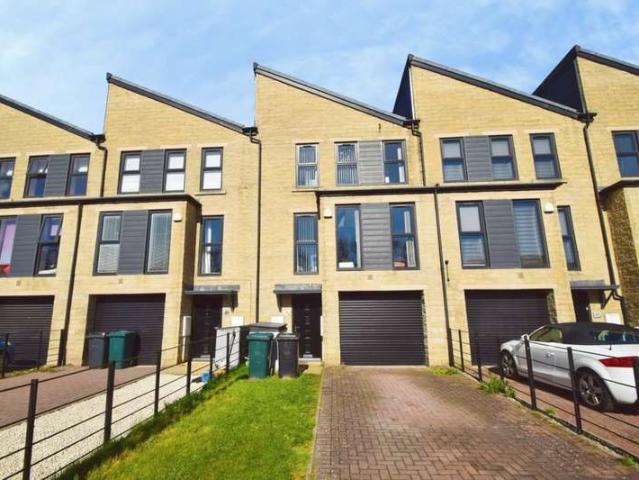 4 Bedroom Terraced House