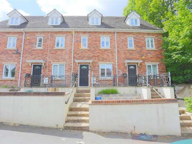 4 Bedroom Terraced House
