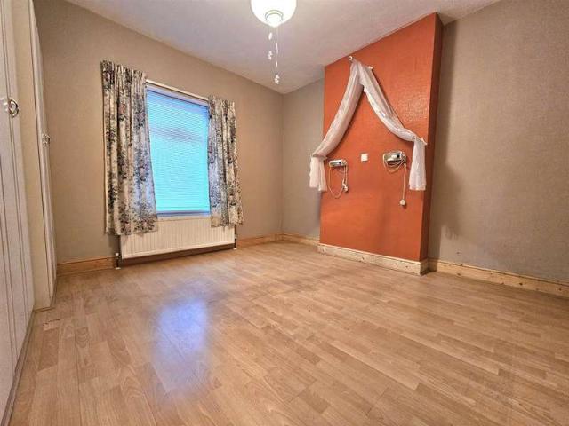 4 Bedroom Terraced House