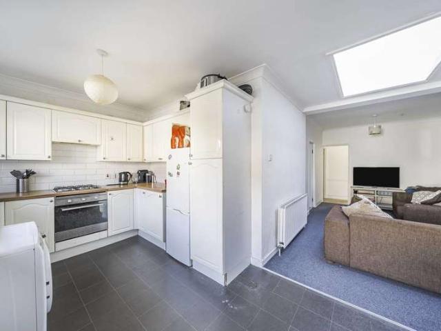 4 Bedroom Terraced House