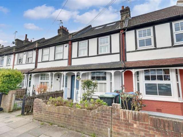 4 Bedroom Terraced House