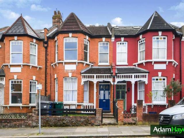4 Bedroom Terraced House