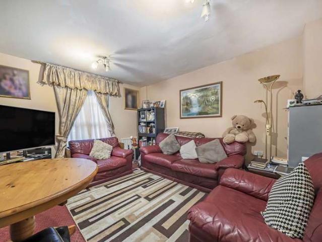 4 Bedroom Terraced House