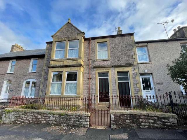 4 Bedroom Terraced House