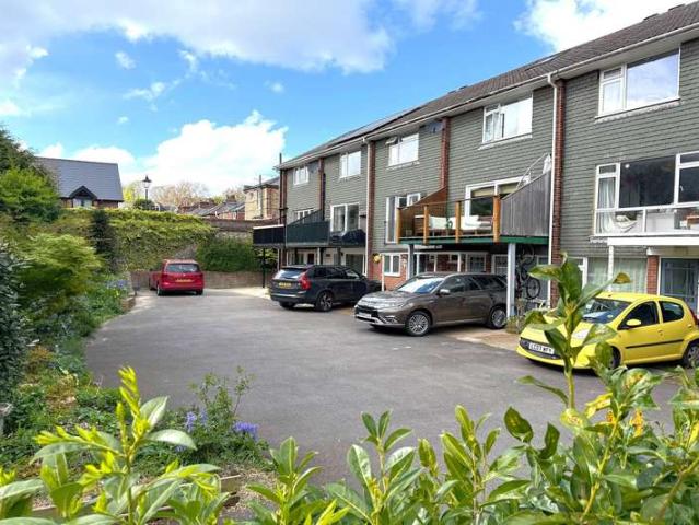 4 Bedroom Terraced House